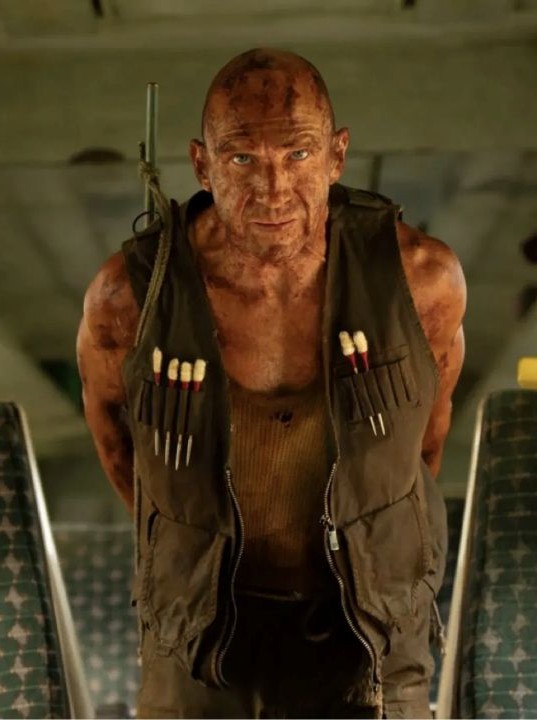 Ralph Fiennes está irreconocible en 'El templo de los huesos', la ...